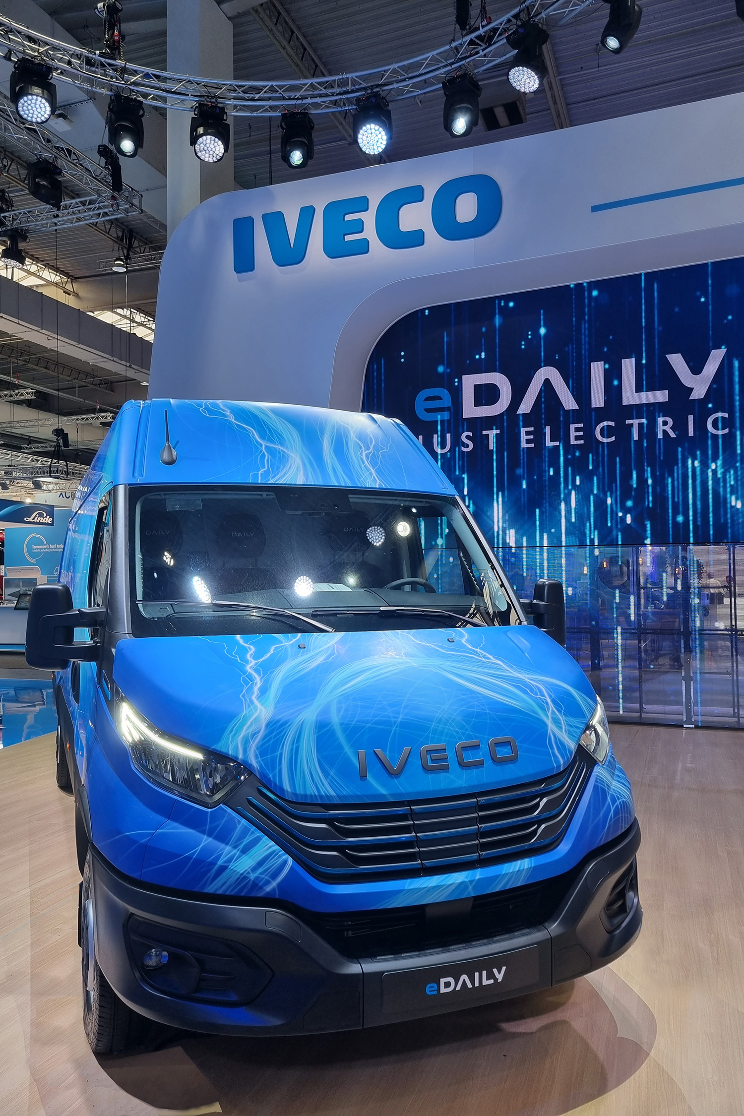 Iveco Group displays its product milestones towards net zero carbon ...
